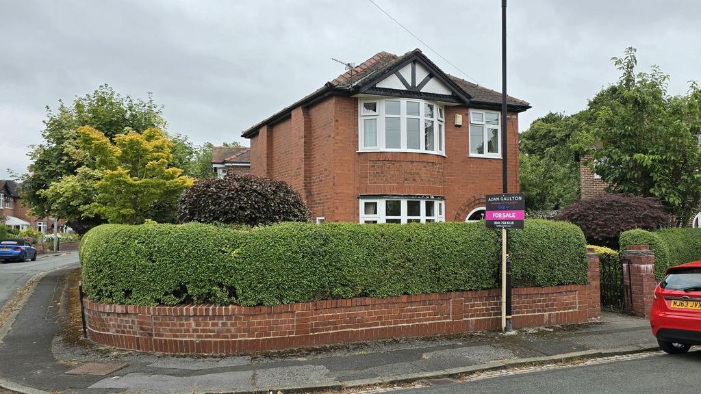 Birkdale Drive, Sale M33 3 bed detached house - £480,000