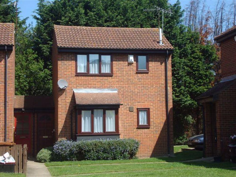 Halifield Drive, Abbey Wood DA17 1 bed detached house - £1,300 pcm (£ ...