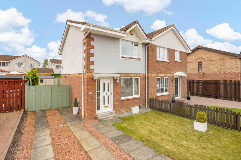 Crofters Gate, East Whitburn EH47 2 bed semi-detached house - £170,000