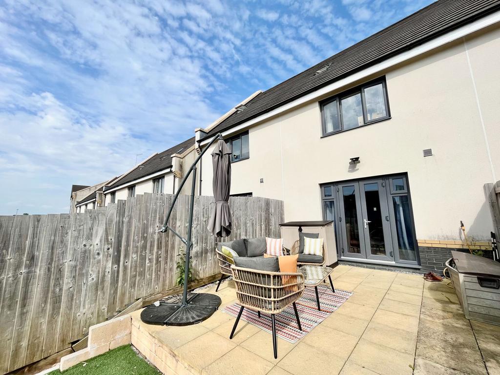 Buttercup Way, Newton Abbot TQ12 3 bed terraced house - £269,950