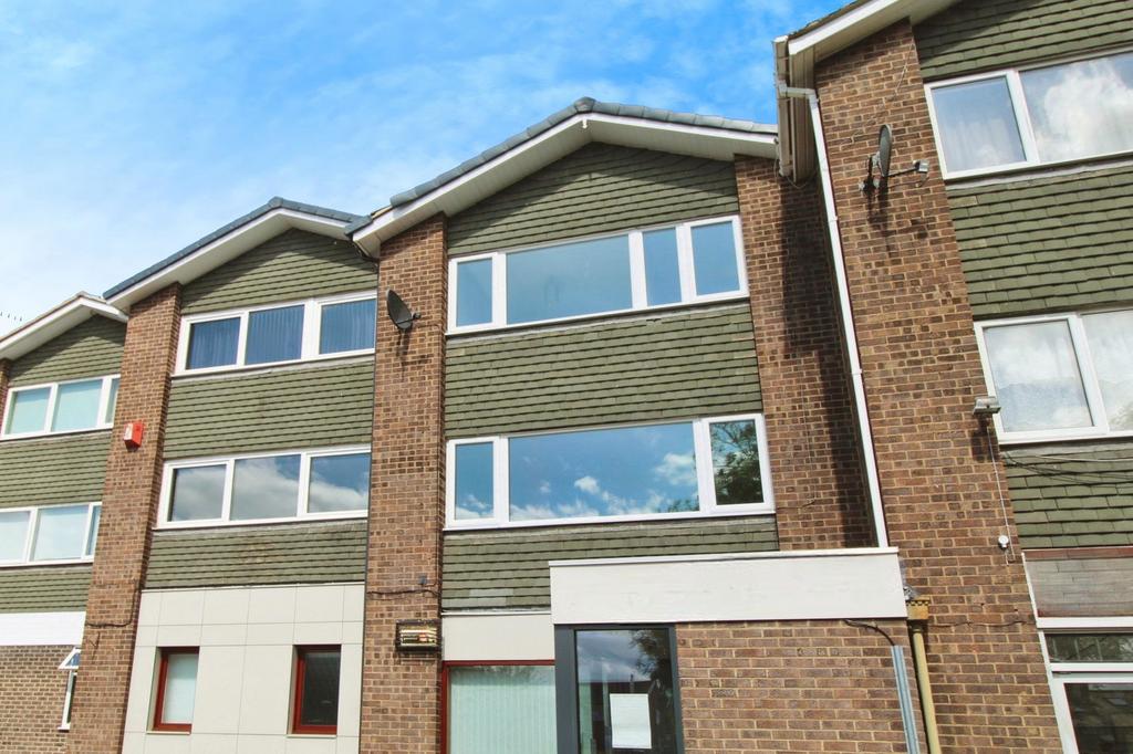 Jackson Road, Wylam NE41 3 bed maisonette - £190,000