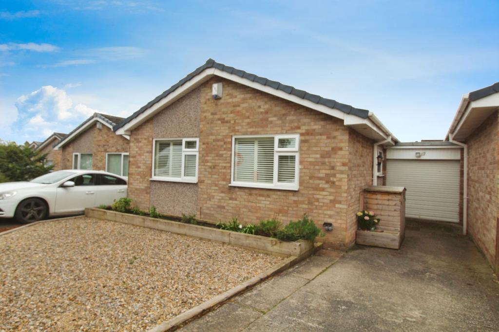 Tynedale Close, Wylam NE41 2 bed detached bungalow - £280,000