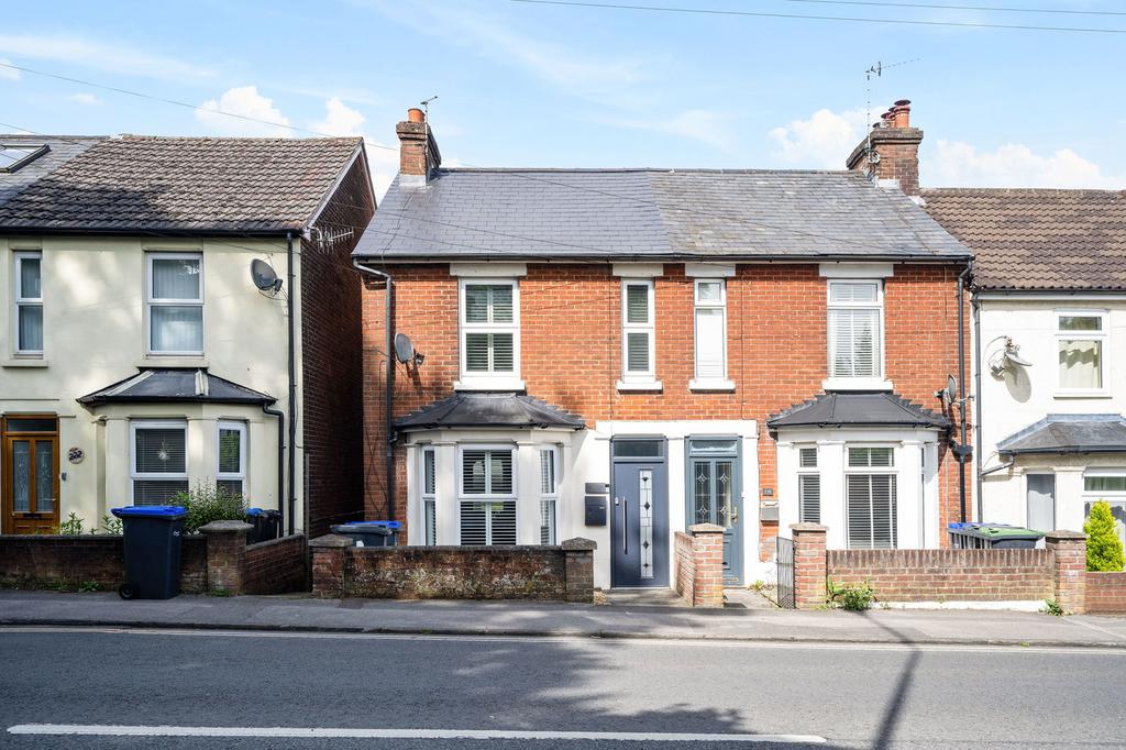 Devizes Road, Salisbury SP2 2 bed terraced house - £270,000