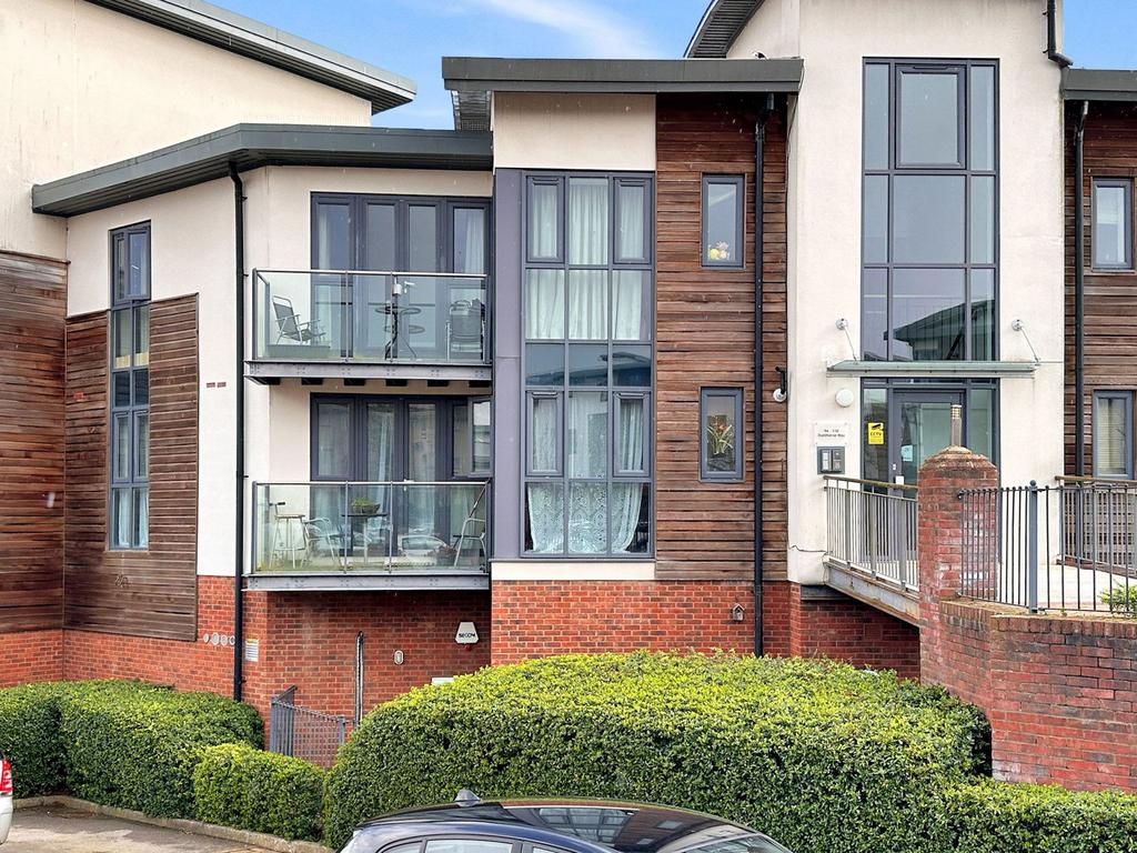 Dunthorne Way, Milton Keynes MK8 2 bed flat for sale - £190,000