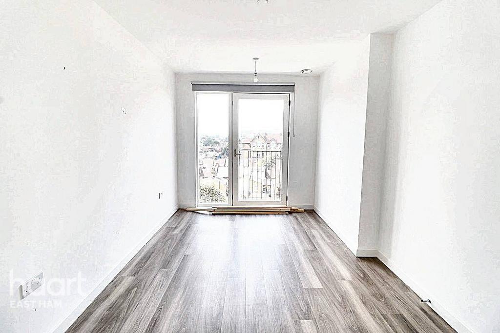 Ron Leighton Way, London 1 bed apartment - £275,000