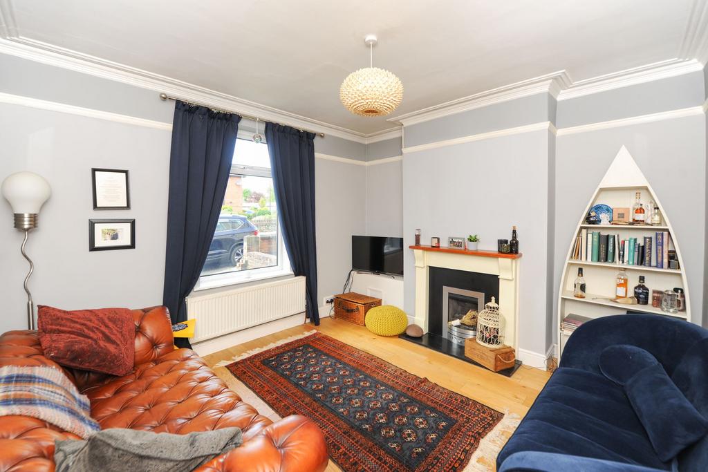 Old Hall Road, Chesterfield S40 2 bed terraced house for sale - £170,000