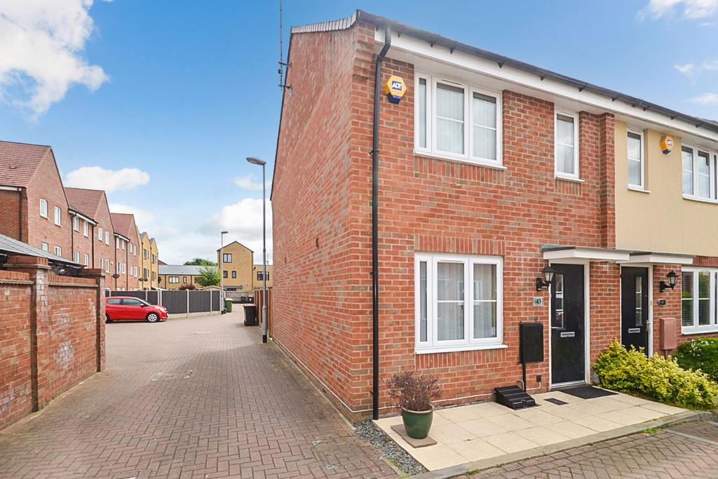 Wolseley Drive, Dunstable LU6 2 bed end of terrace house for sale - £ ...