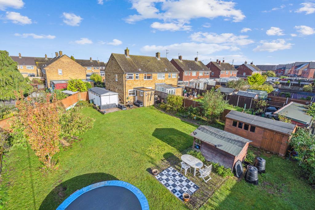 Yew Street, Dunstable LU5 3 bed semi-detached house for sale - £365,000