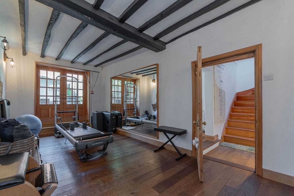 Stanmore Hill, Stanmore HA7 4 bed link detached house for sale - £1,250,000