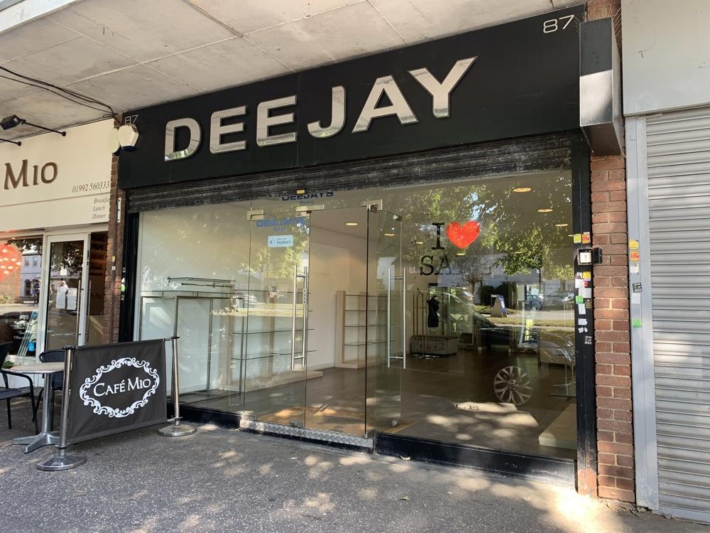 87 High Street, Epping, Essex Shop - £2,167 pcm (£500 pw)