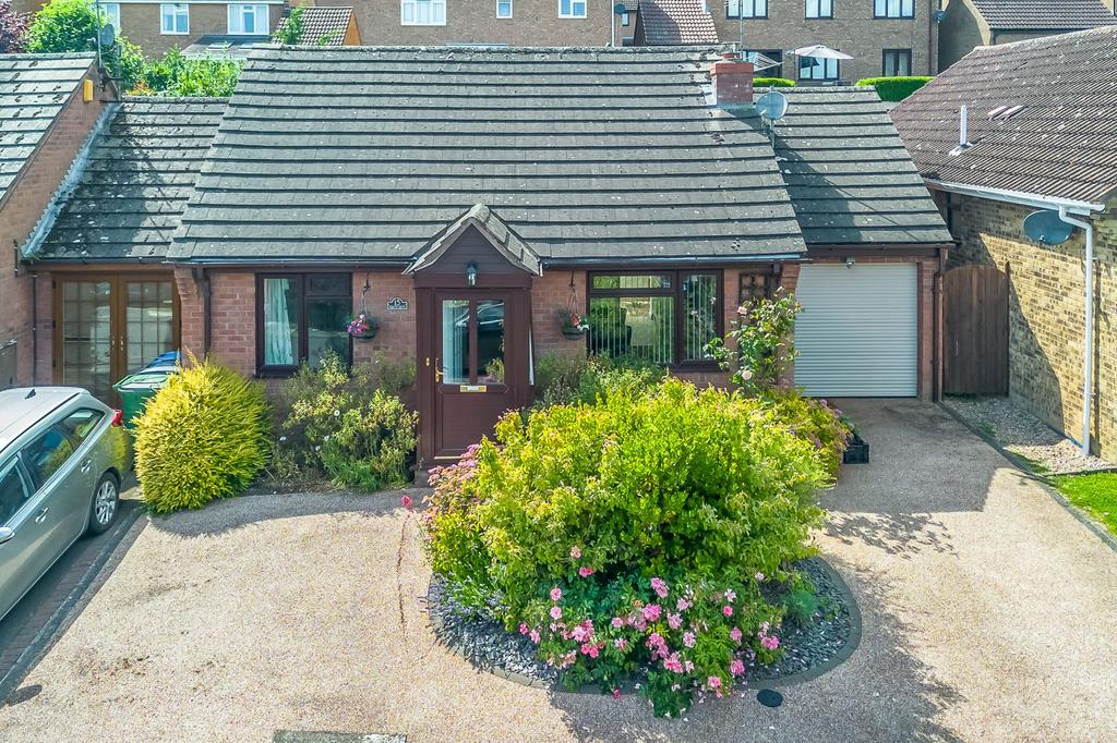 Bishops Itchington CV47 2 bed semi-detached bungalow - £325,000