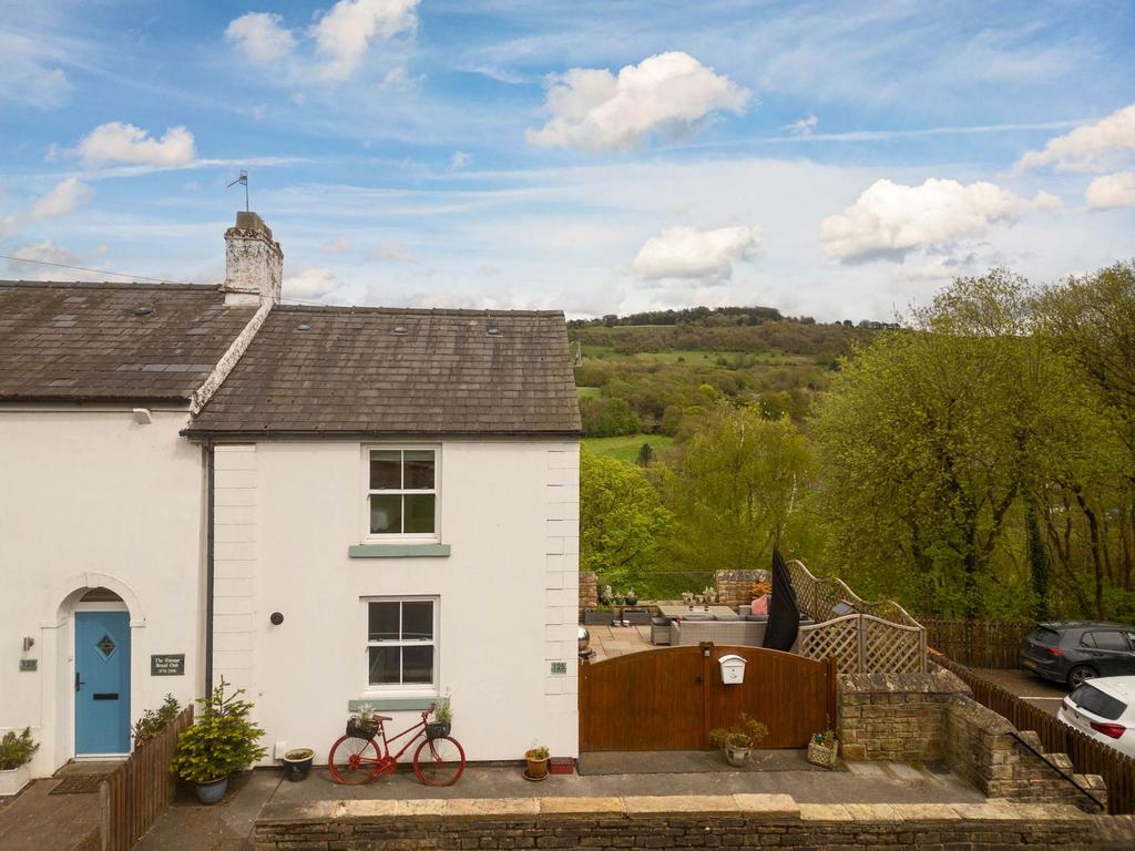 Strines Road, Stockport SK6 3 bed end of terrace house - £425,000