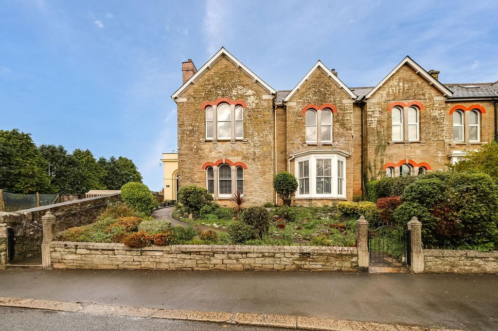 Manley Terrace, Liskeard PL14 6 bed end of terrace house for sale - £ ...