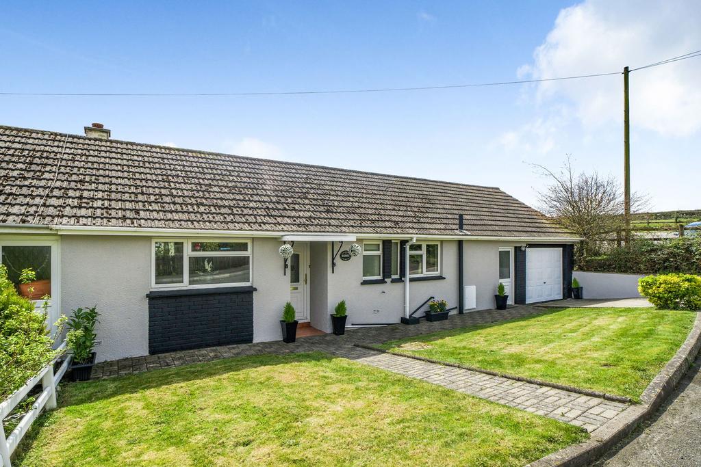 Trevendon, Callington PL17 2 bed semi-detached bungalow - £230,000
