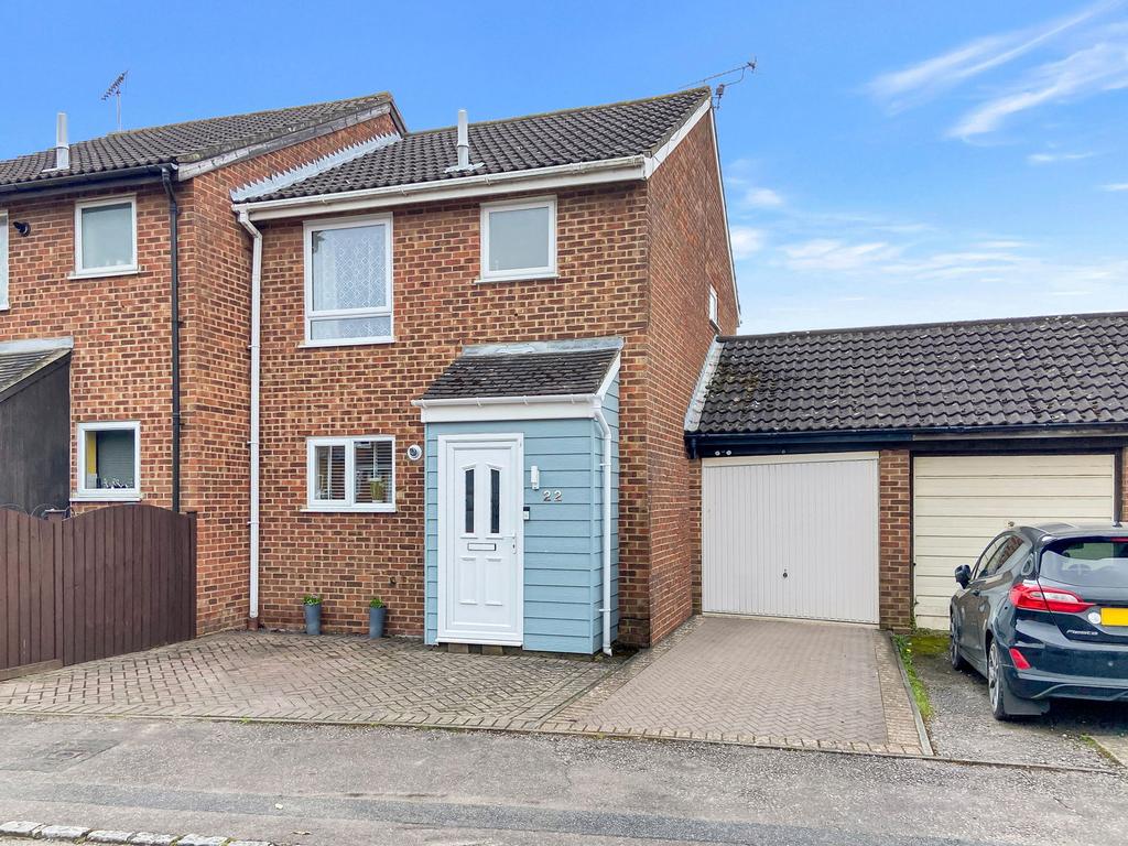 Eggringe, Ashford TN23 3 bed semi-detached house - £330,000