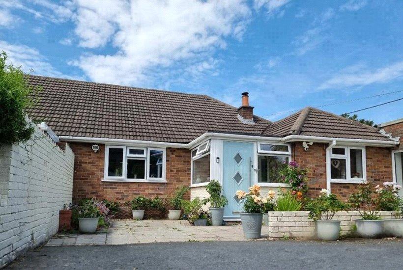 Red Lees, Telford, Shropshire, TF1 3 bed bungalow - £300,000