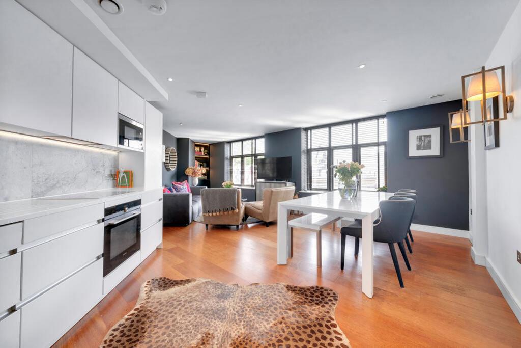 Queenstown Road, London SW8 2 bed flat - £575,000