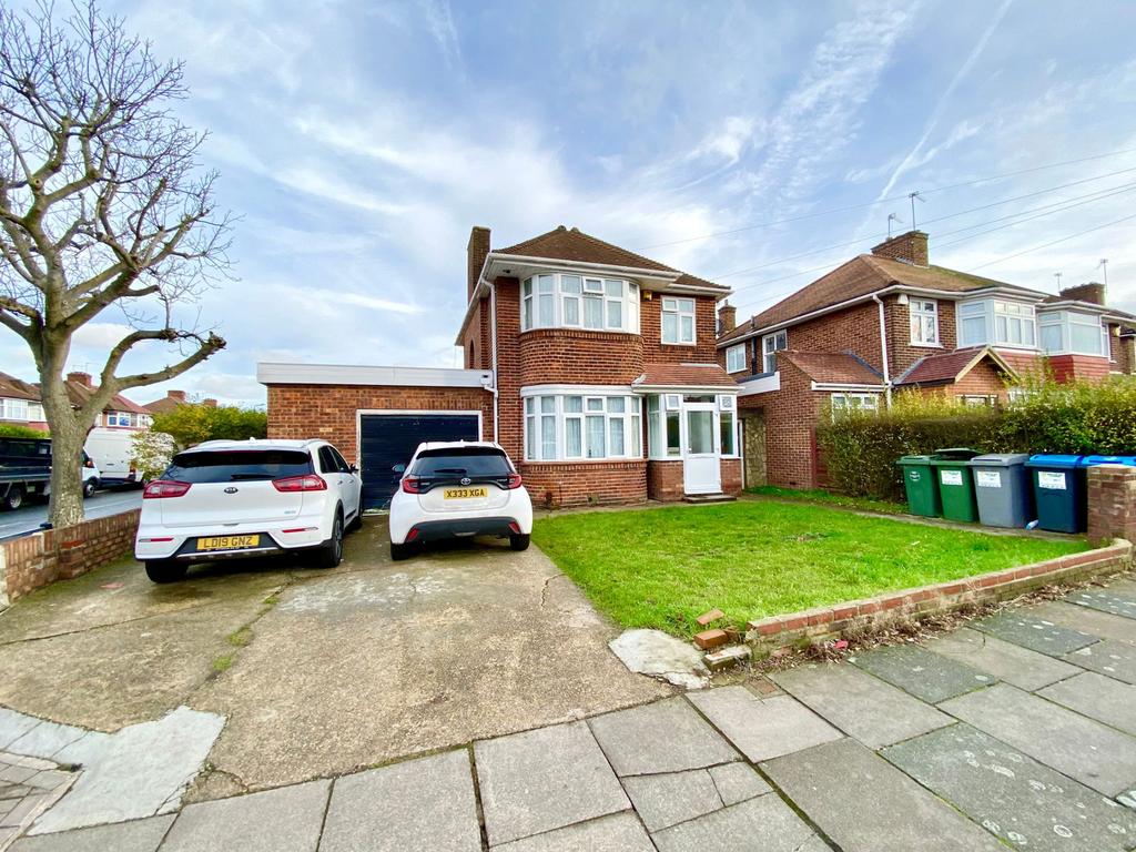 North Way, London NW9 4 bed detached house - £799,950