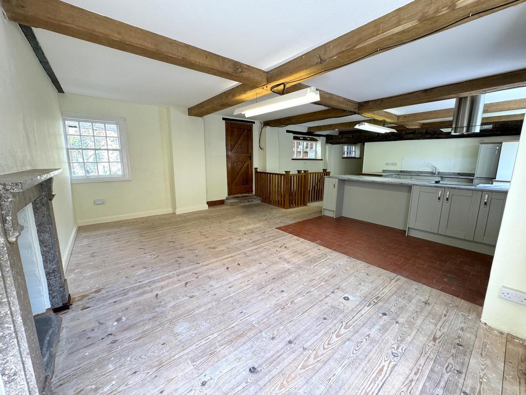 Elm Tree, Long Street, Devizes SN10 1 bed terraced house - £1,000 pcm ...