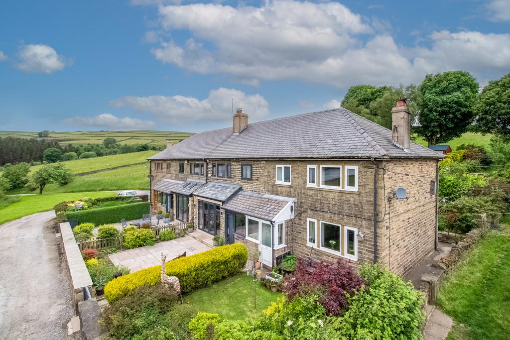 Bank Top Lane, Holmbridge, Holmfirth 3 bed end of terrace house - £340,000