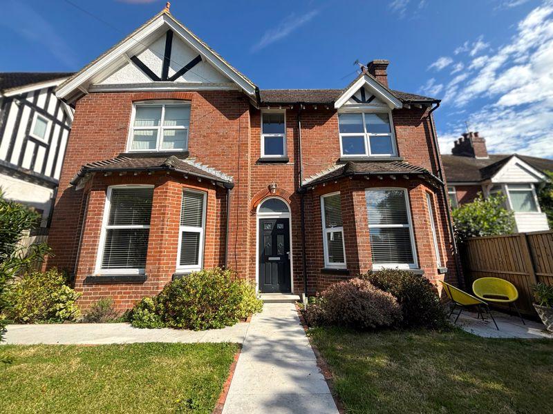 Saltwood 4 bed detached house for sale - £800,000