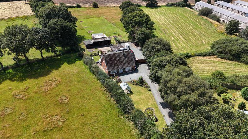 Sandy Lane, Market Drayton TF9 4 bed detached house - £625,000