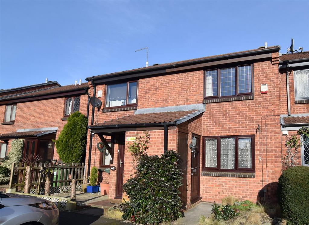 William Tarver Close, Warwick... 2 bed terraced house - £1,050 pcm (£ ...