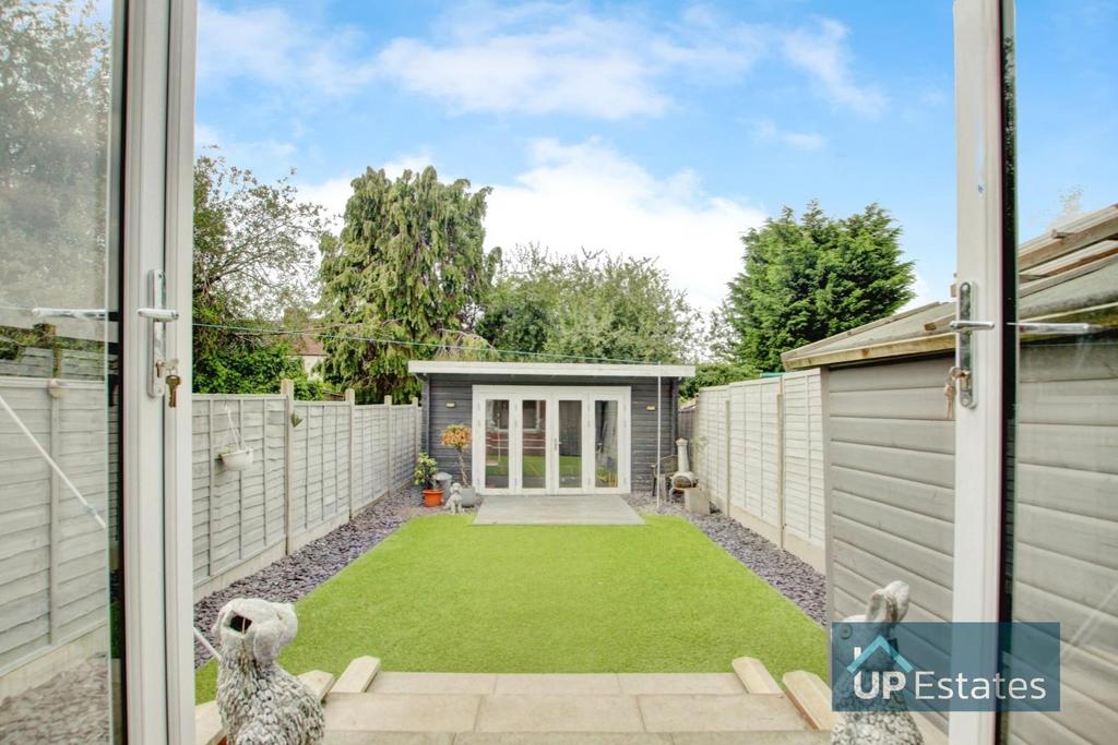 Wyken Way, Wyken, Coventry 3 bed end of terrace house - £235,000