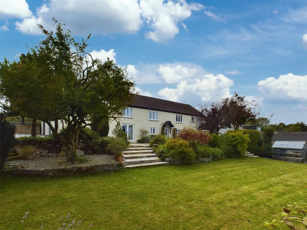 Ditch House, The Ditch, Chelmorton... 4 bed cottage - £2,000 pcm (£462 pw)