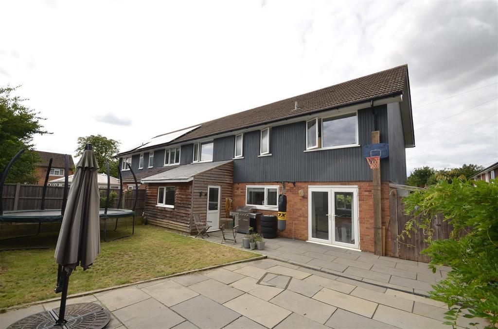 Jackson Place, Chicksands, Shefford 4 bed semi-detached house - £435,000