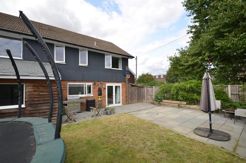 Jackson Place, Chicksands, Shefford 4 bed semi-detached house - £435,000