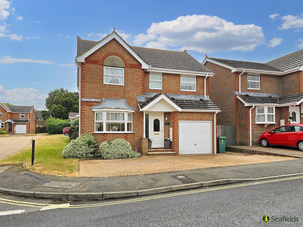 Madeira Row, Cemetery Road, Binstead... 4 bed detached house - £1,625 ...