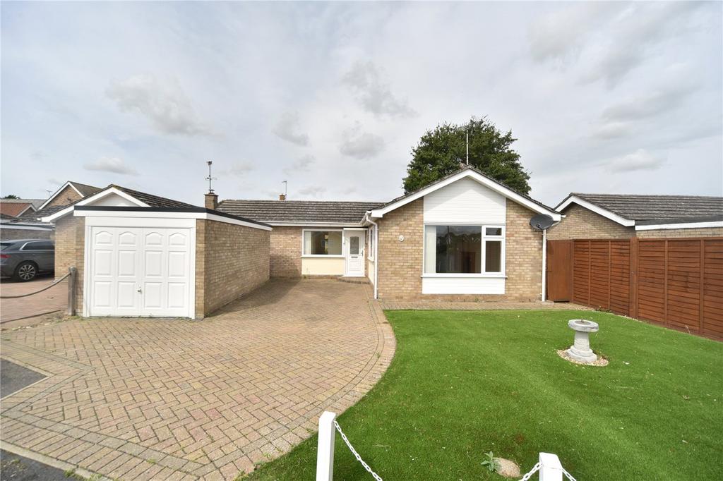 St. Annes Drive, Mildenhall, Bury St.... 2 bed bungalow - £290,000