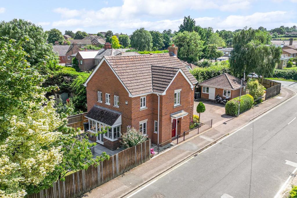 Beaumont Road, Flitwick, MK45 4 bed detached house - £600,000
