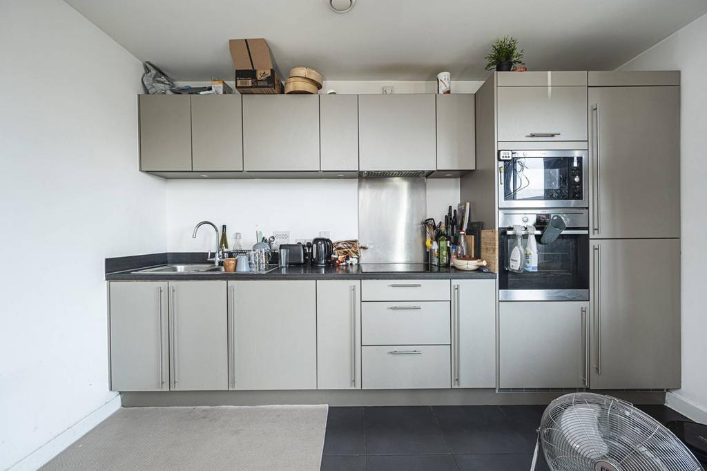 Harford Street, Stepney, London, E1 1 bed flat - £2,050 pcm (£473 pw)