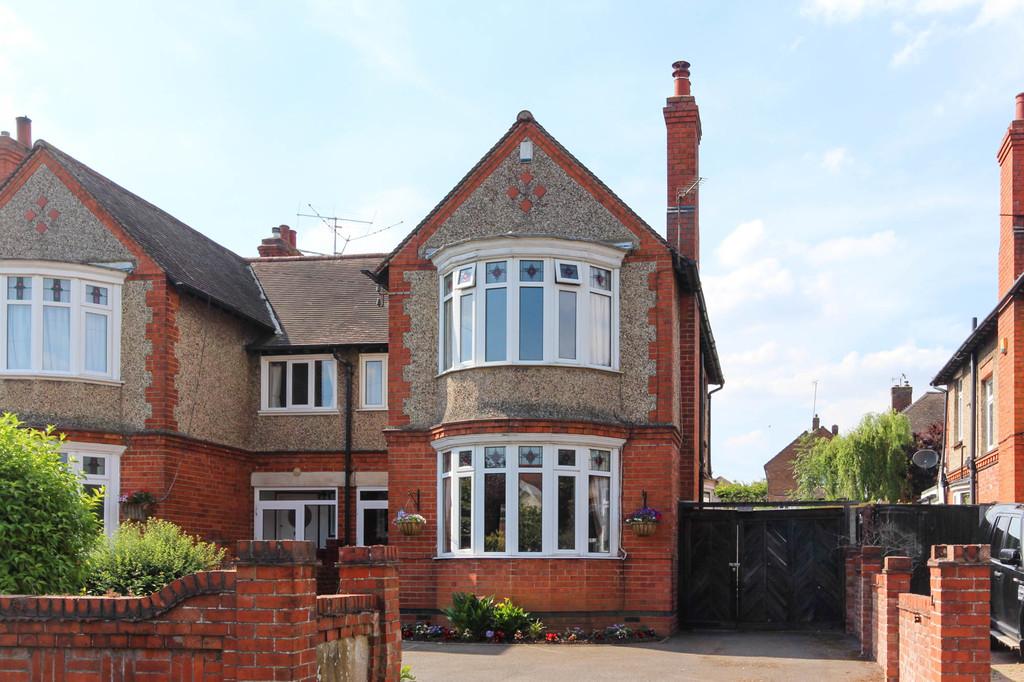 Northampton Road, Wellingborough NN8 3 bed semi-detached house for sale ...