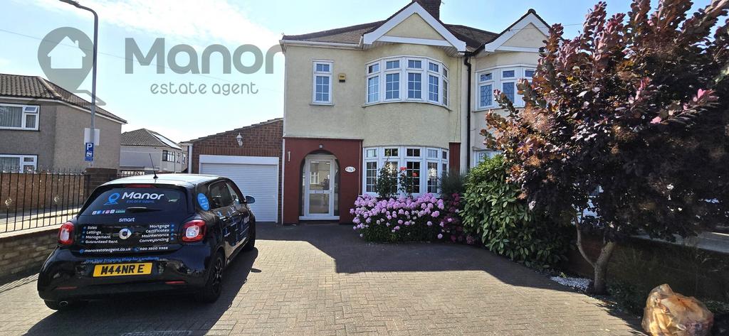Upminster Road North, Rainham, RM13 9JL 4 bed semi-detached house - £ ...