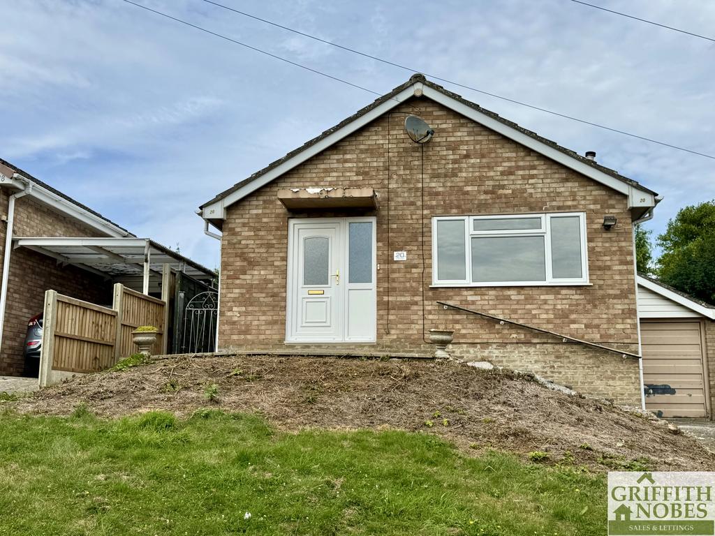 Randwick, Stroud GL5 2 bed detached bungalow - £1,250 pcm (£288 pw)