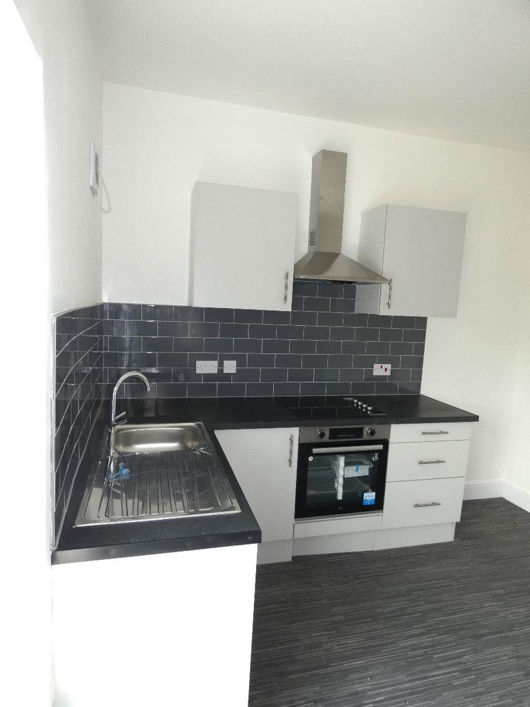 b West Street, Crewe, Cheshire, CW1 3HU 1 bed flat - £550 pcm (£127 pw)