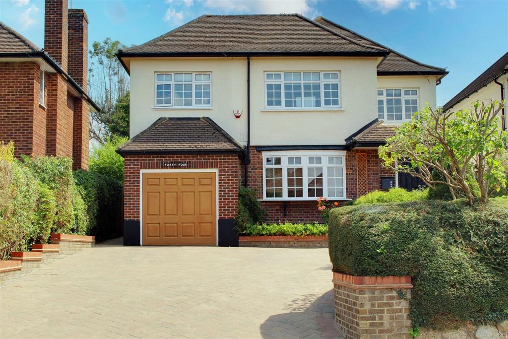 Bluebridge Road, Brookmans Park AL9 4 bed detached house - £1,250,000