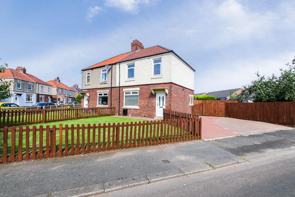 Glebe Terrace, Forest Hall, NE12 3 bed semi-detached house - £150,000