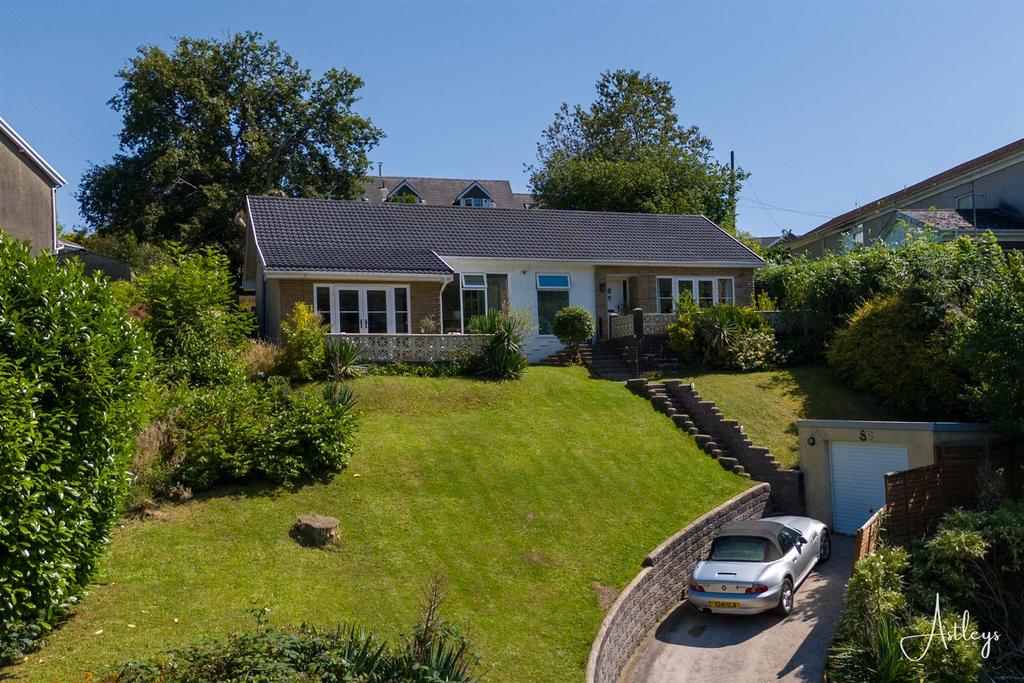 Woodview Terrace, Bryncoch, Neath 3 bed detached bungalow - £350,000