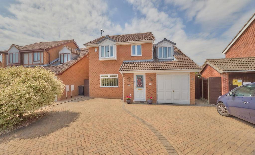 Drake Way, Hinckley 4 bed detached house - £350,000