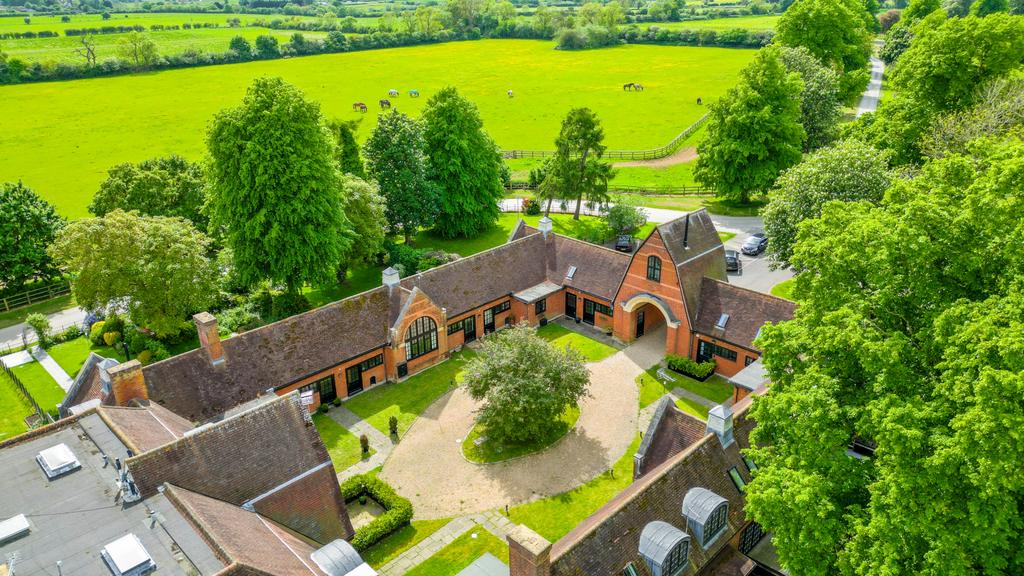 The Courtyard, Rock Lane Farm... 1 bed barn conversion for sale - £330,000