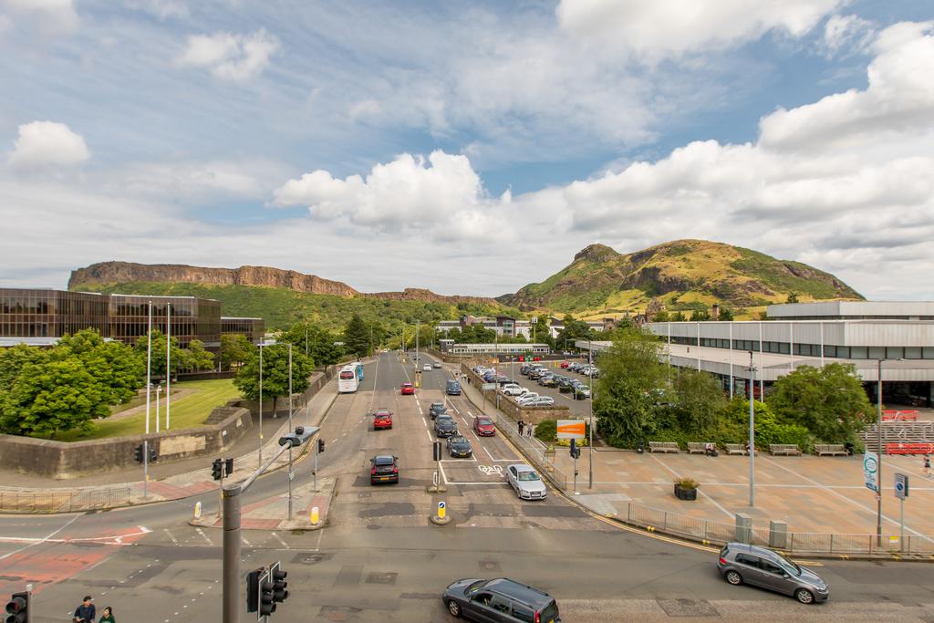 22 3F2, Dalkeith Road, EDINBURGH... 2 bed flat - £250,000