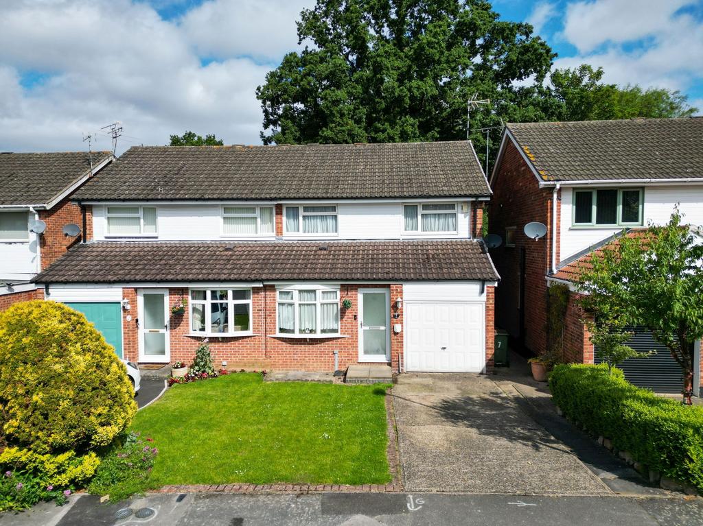 Edward Close, Leicester LE2 3 bed semi-detached house for sale - £325,000