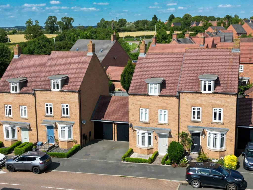 Polwell Road, Leicester LE8 4 bed semi-detached house - £370,000