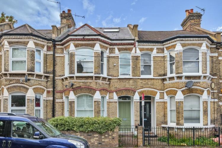Ballater Road London SW2 2 bed apartment - £2,250 pcm (£519 pw)