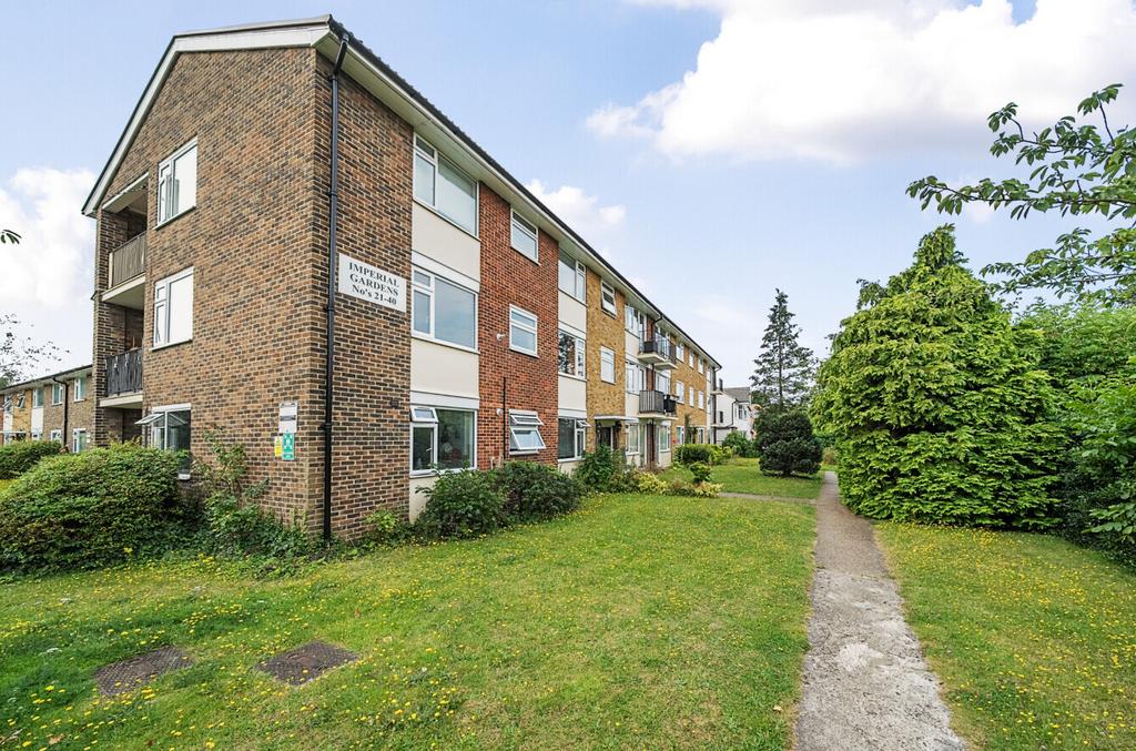 Imperial Gardens, Mitcham CR4 1 bed apartment for sale - £225,000