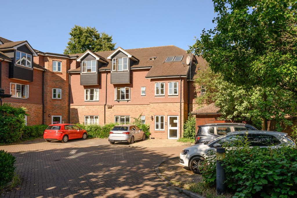High Path, London SW19 2 bed apartment - £420,000